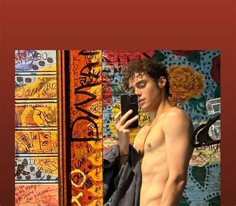 Thestarscomeouttoplay Joshua Bassett Shirtless