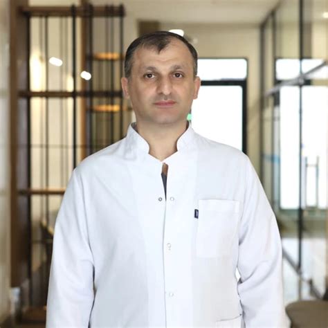 ჩვენი ექიმები და დაშვების ღირებულება Konsultaciebi