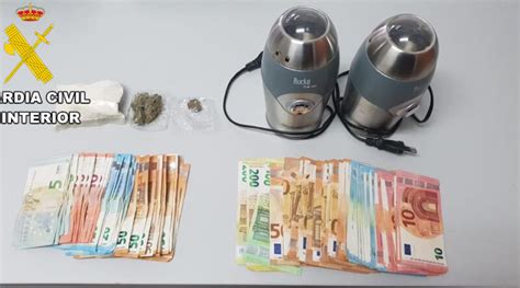 Desarticulado un punto de venta de metanfetamina hachís y marihuana