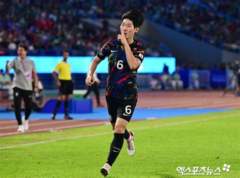 환상 프리킥→中 5만 관중 침묵홍현석 인생 톱3 안에 들어가는 골 Ag현장인터뷰