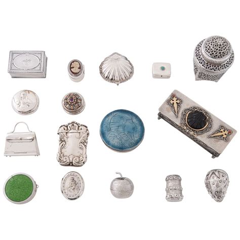 LOTE DE ARTÃƒÂ CULOS DECORATIVOS SIGLO XX Elaborados en plata