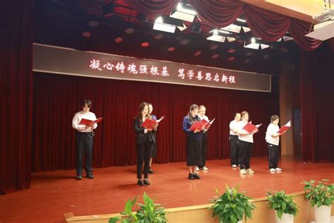 上海市长宁区人民政府 社区 居民、白领自编自演，秀出“楼社联动”新风采