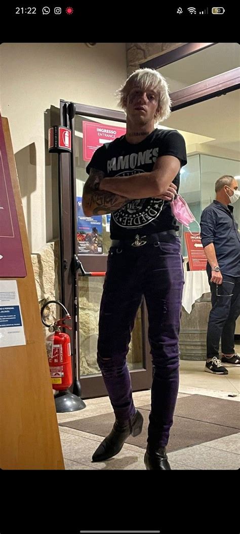 Pin Di Federico Zuccaro Su Chiello Nel 2025 Cantanti