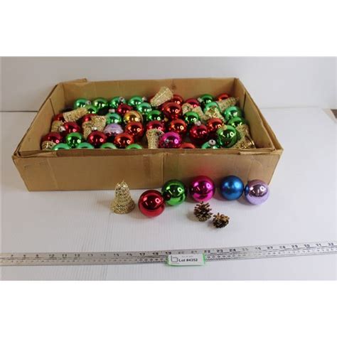 20 Vintage Christmas Ornaments Bodnarus Auctioneering