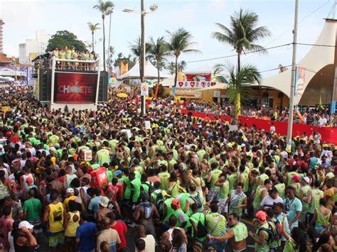 Bell Marques anuncia sua saída do Chiclete Banana em Minuto Ligado