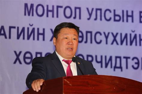 Монгол Улсын Ерөнхий сайд Ухнаагийн Хүрэлсүх Ховд аймагт ажиллах үеэрээ иргэд хөдөлмөрчидтэй