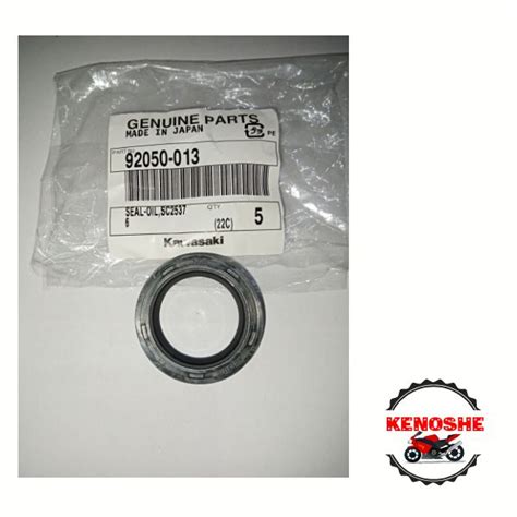 ENGINE SPROCKET OIL SEAL 1pc BARAKO 1 2 GENUINE 92050 013 No