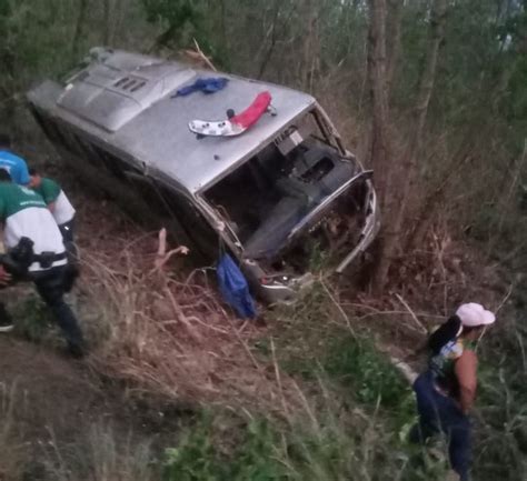 Policiais Sofrem Acidente Após ônibus Sair Da Pista E Tombar Na Br 174