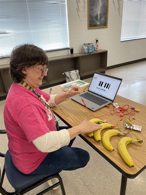 lila librarian on twitter learning about vr robotics and coding