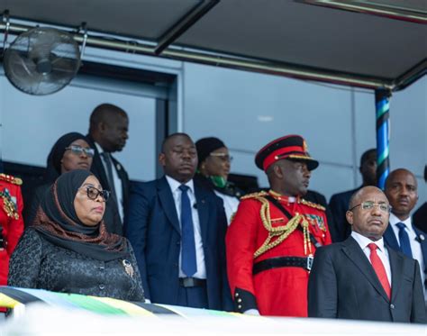 Perezida Kagame Na Museveni Bahuriye Muri Zanzibar AMAFOTO Umuseke