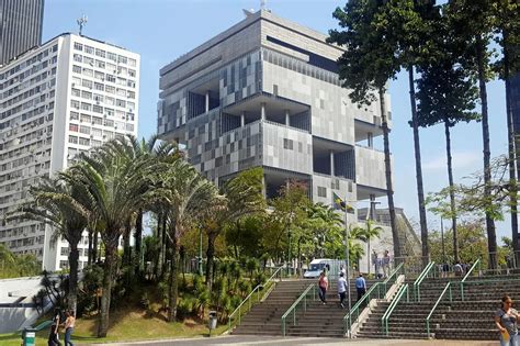 Who S In It To Win It Three Way Race In Petrobras Tender For Large Vessel Upstream