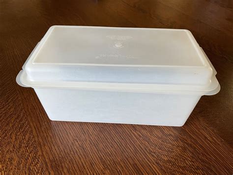 Vintage Tupperware Sheer Bread Loaf Keeper Container 4620655017