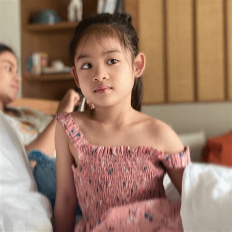 ส่องภาพล่าสุด น้องอลิน ลูก โอปอล์ หมอโอ๊ค เผลอแป๊บเดียวโตเป็นสาวแล้ว