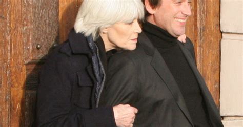 Exclusif Françoise Hardy et son fils Thomas Dutronc se baladent le long des quais de l Île