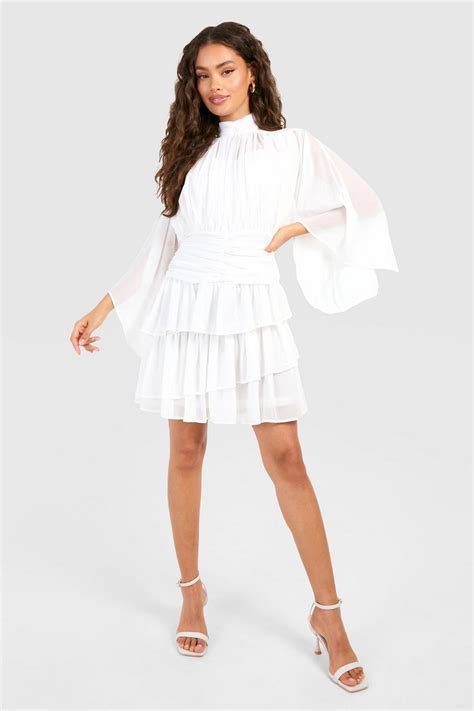 Hochgeschlossenes Skater Kleid Mit Falten Detail Boohoo De