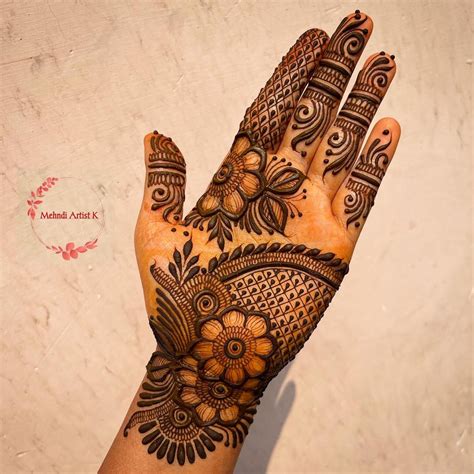 Beautiful Floral Front Hand Mehndi Design Floral Mehndi Design 2022 Old Mehndi Designs