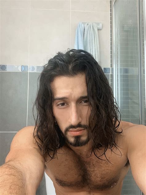 ER on Twitter Una selfie triste por no tener planes un sábado noche