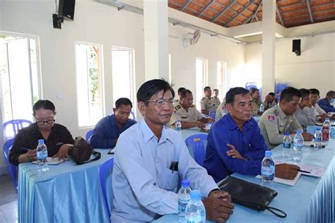 «គោលនយោបាយ ភូមិ ឃុំ