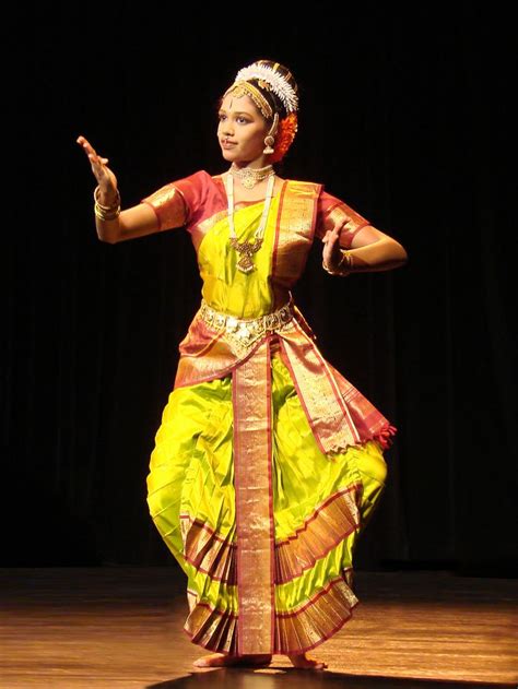 Brief Introduction To Indian Dance Forms Classical Folk And Bollywood