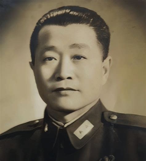 沈醉被特赦后去拜访杜聿明，其女童言无忌，说杜聿明不听主席的话