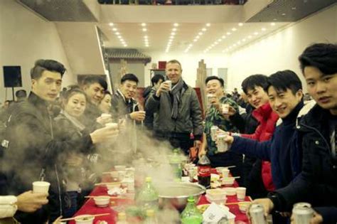 王力宏大派红包 电影“古剑”年夜饭曝光手机凤凰网