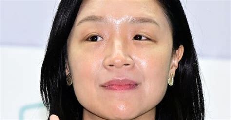 사진 간담회하는 윤가은 감독