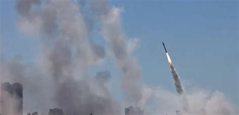 صواريخ من لبنان على إسرائيل وانفجارات في إيلات هذا ما يحدث هناك الآن