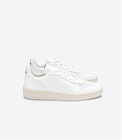 Venta Traje Con Tenis Nike En Stock