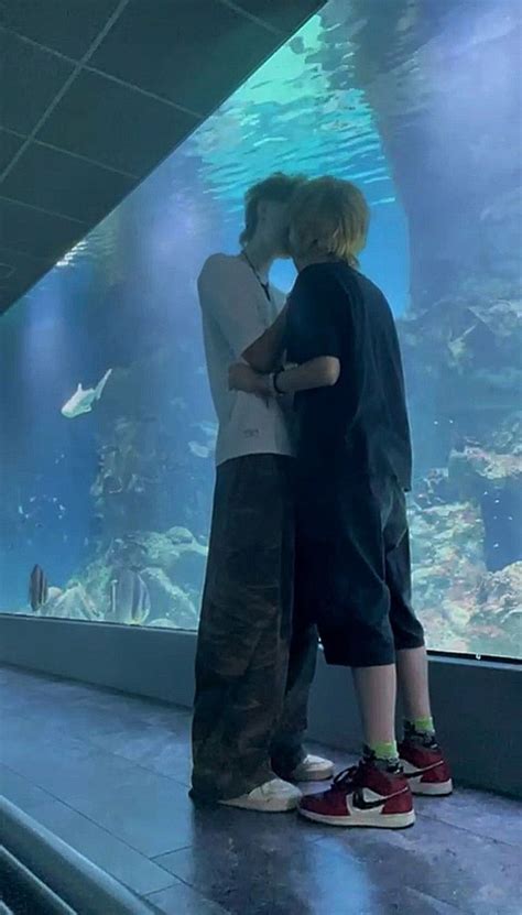 Aquarium Date Mlm Cute Gay Couples Cute Gay Gay Aesthetic