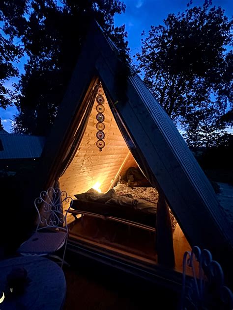 Glamping intill Göta kanal på Sörby Glamping lite mera rosa