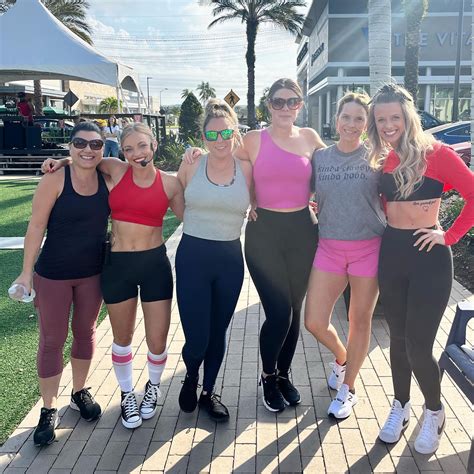Teen Mom Mackenzie Mckee Shows Off Washboard Abs In Just A Red Bra