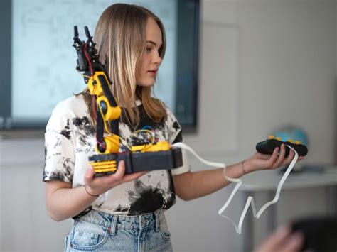 Getting More Girls In STEM Taylor Francis