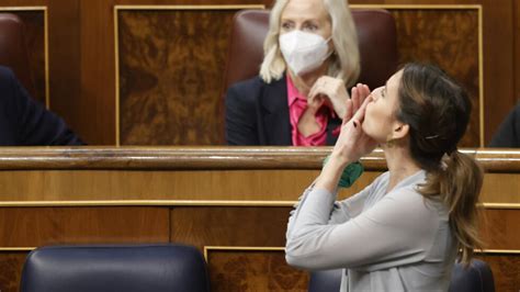 España aprueba una reforma a la ley del aborto que amplía los derechos de las mujeres