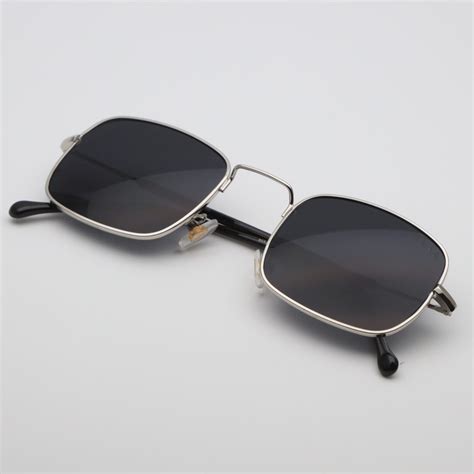 Small Square Metal Frame Sunglasses Xaina