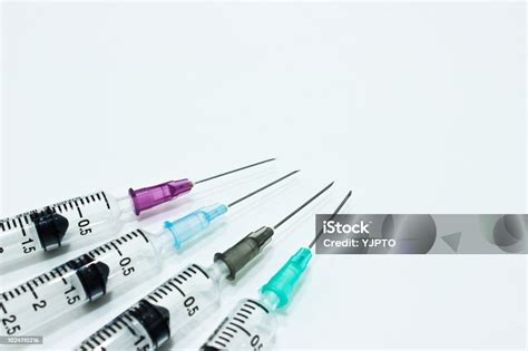 흰색 배경에 고립 된 플라스틱 주사기 바늘 3 Ml 건강관리와 의술에 대한 스톡 사진 및 기타 이미지 건강관리와 의술 단일
