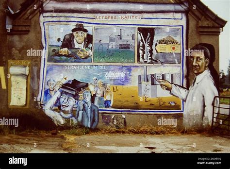 Blick Auf Fassadengraffiti Im Sommer 1980 Waehrend Der Proteste Gegen Den Schnellen Brueter In