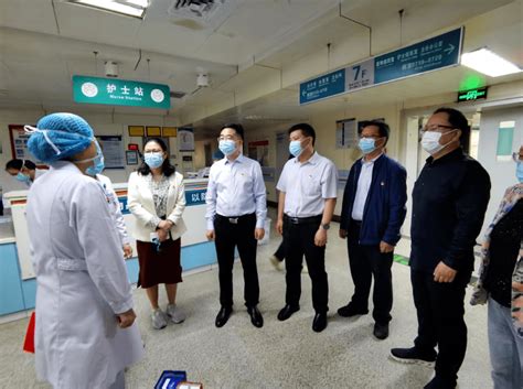 六一前夕，一附院领导带队慰问困难职工子女家庭儿童关爱