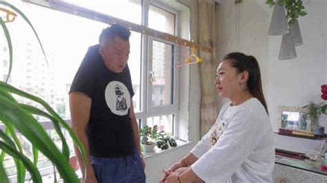 老公偷藏私房钱被媳妇发现，媳妇惩罚他回答问题，全程爆笑不断腾讯视频