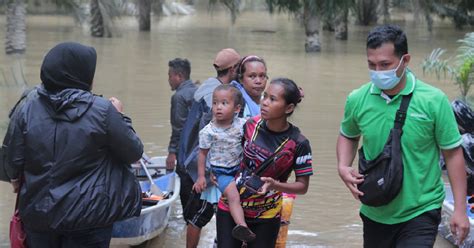 Floods Number Of Evacuees Rises Again In Johor But Drops In Melaka