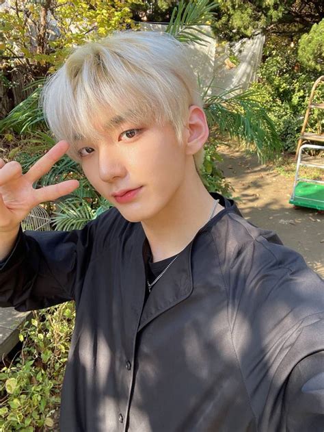 더쿠 요즘 중소 남돌은 예전이랑 다르게 비주얼 별로다 라는 말 무색하게 느껴지는 요즘 남돌 비주얼