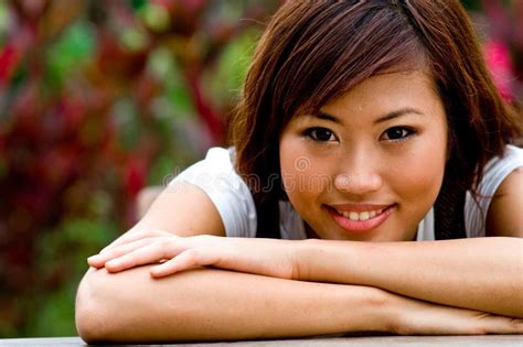 Schöne Asiatische Frauen Draußen Stockbild Bild Von Lang Recht 3286459