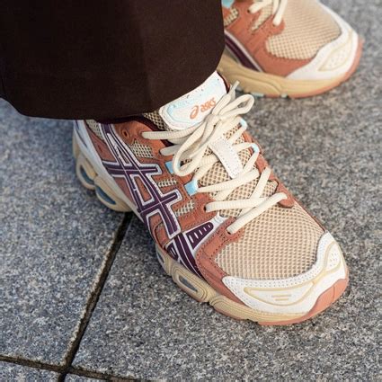 Asics GEL Nimbus Dune Port Royal Sneaker District