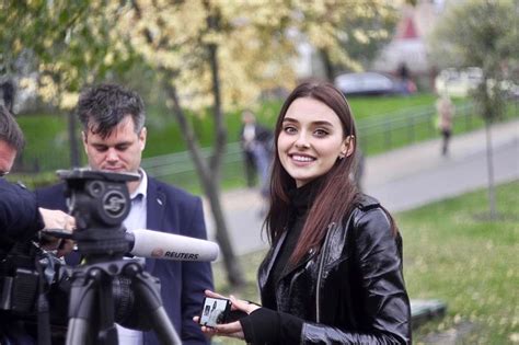 تاج ملکه زیبایی اوکراین را پس گرفتند عکس