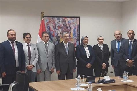 نقل الكهرباء توقع عقود إنشاء محطتي ربط الدلتا بالشبكة القومية