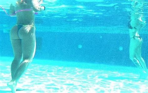 Bbb 14 Clara E Vanessa Pulam Na Piscina De Topless Porno Carioca