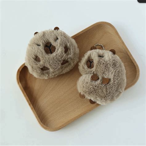 당일배송 웃긴 카피바라 아크릴 인형 키링 가방 자동차 열쇠고리 차키 귀여운 에어팟 무선이어폰 친구 선물 털키링 미니 특이한 신박한 에이블리