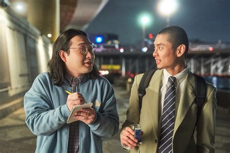 柳楽優弥主演ドラマ『オレは死んじまったゼ！』幽霊たちの家族写真風キービジュアル公開｜bezzy ベジー ｜アーティストをもっと好きになる