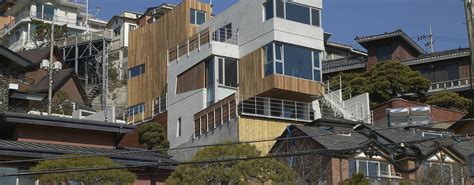 경사진 언덕에 자리잡은 평창동 단독주택 호미파이 And Homify