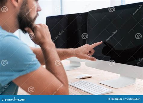 Close Up Serious Man Pointing At Computer Screen Stock Photo Image Of Desk Entrepreneur