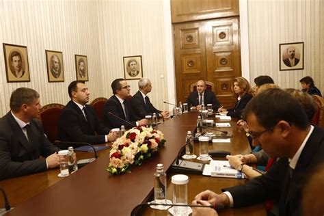 Румен Радев и Възраждане обсъдиха приемането на еврото Видео